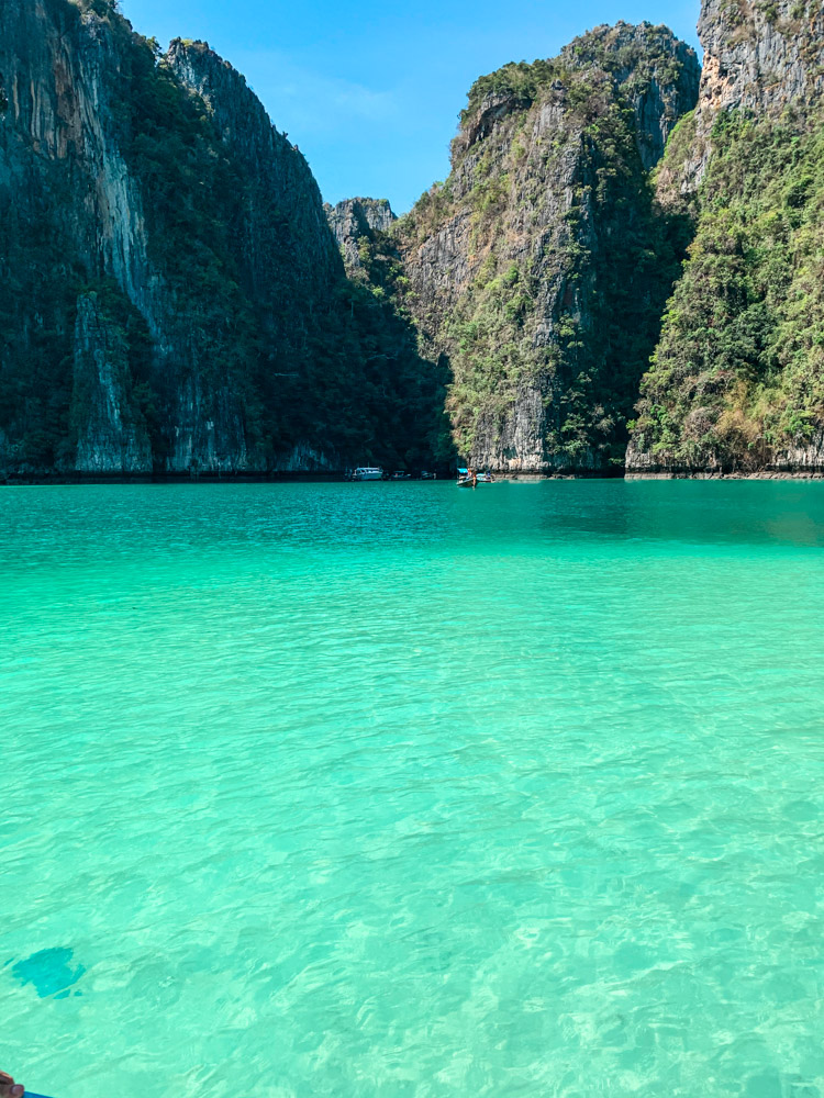 Exploring Pilleh Lagoon & Viking Cave Phi Phi Island – Deer is Travelling
